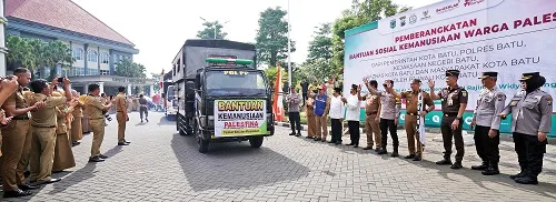 Pemkot Berangkatkan 4 Truk Bantuan Kemanusian Ke Palestina - Malang ... Pemkot Berangkatkan 4 Truk Bantuan Kemanusian Ke Palestina - Malang ...