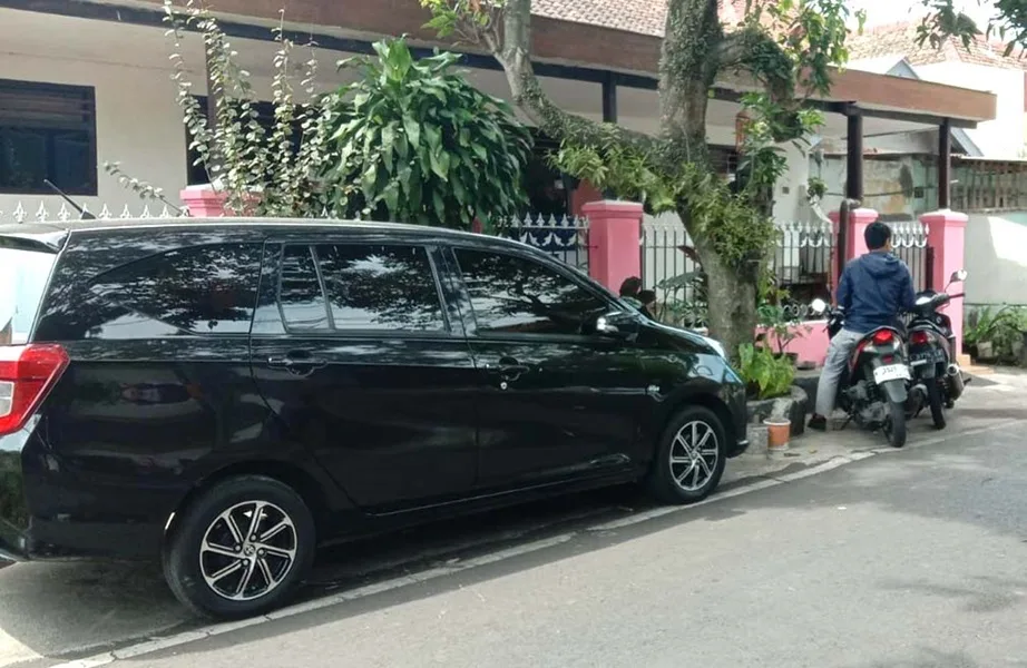 Pencurian Ban Serep Mobil di Klojen Terekam CCTV - Malang Posco Media Pencurian Ban Serep Mobil di Klojen Terekam CCTV - Malang Posco Media